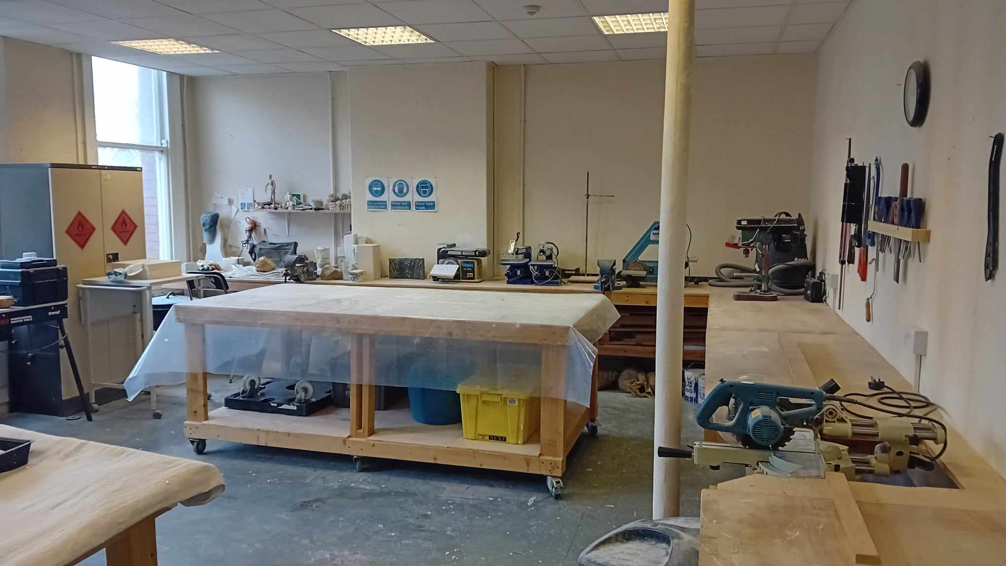 neo: 3d sculpture room